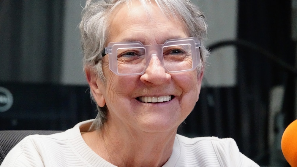 Carmen Gibbs : 25 ans au service des artistes en Acadie | OHdio | Radio ...