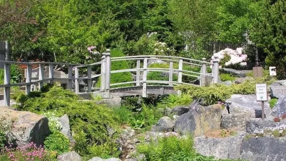 À la découverte du Jardin botanique de l’Université Memorial | OHdio ...