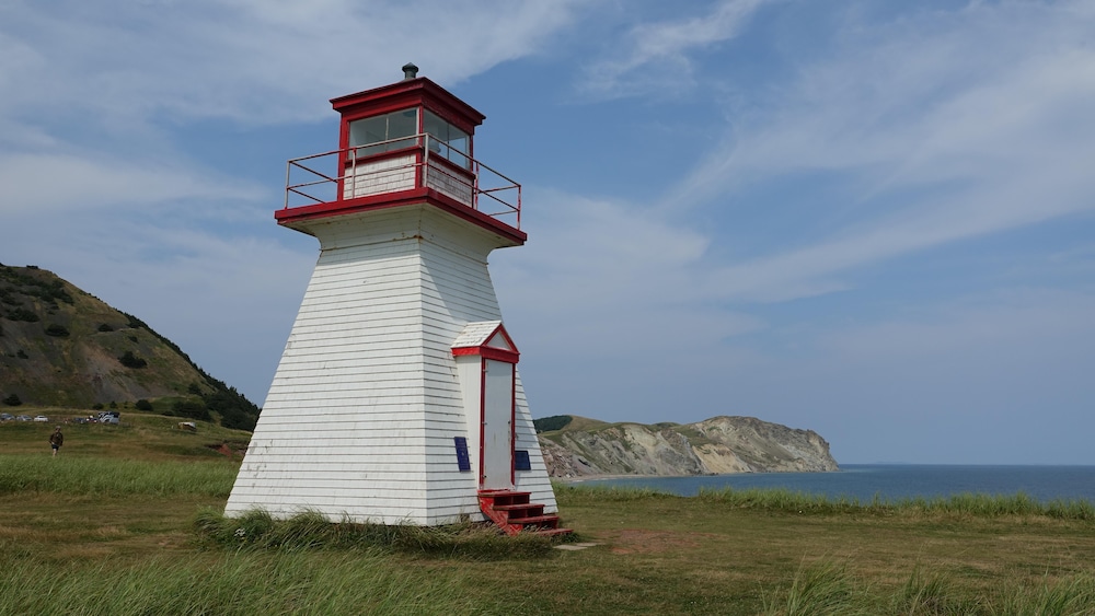 Six mois après l’achat du phare de L’Échouerie | OHdio | Radio-Canada