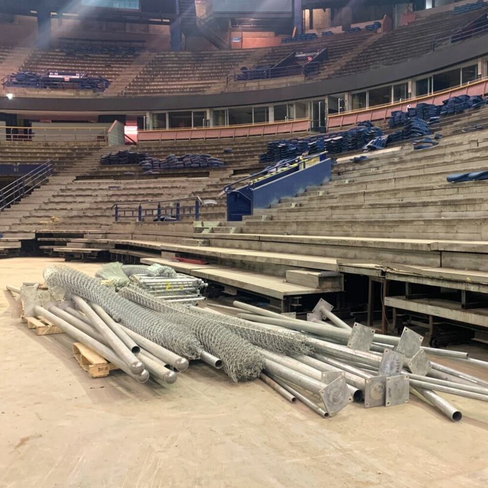 Aréna des Oilers : des chauves-souris et de vieux coussins | Radio ...