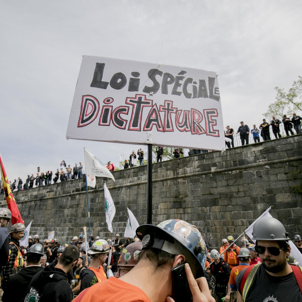 Manifestation monstre de travailleurs à Québec | Radio-Canada.ca