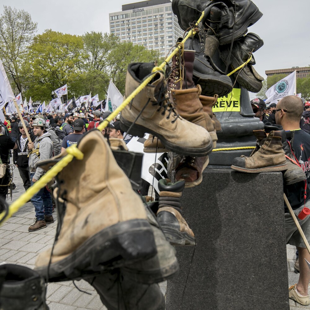 Manifestation monstre de travailleurs à Québec | Radio-Canada.ca