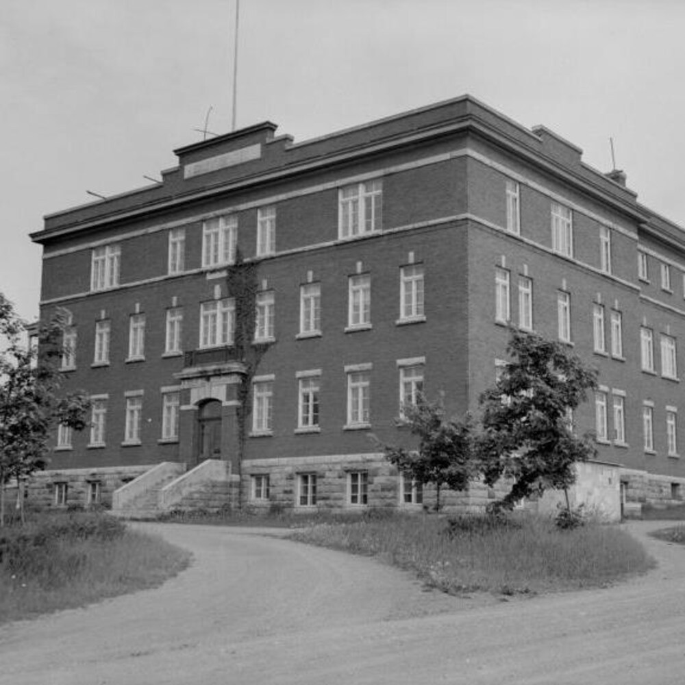 Ces bâtiments fantômes de Rimouski | Radio-Canada.ca