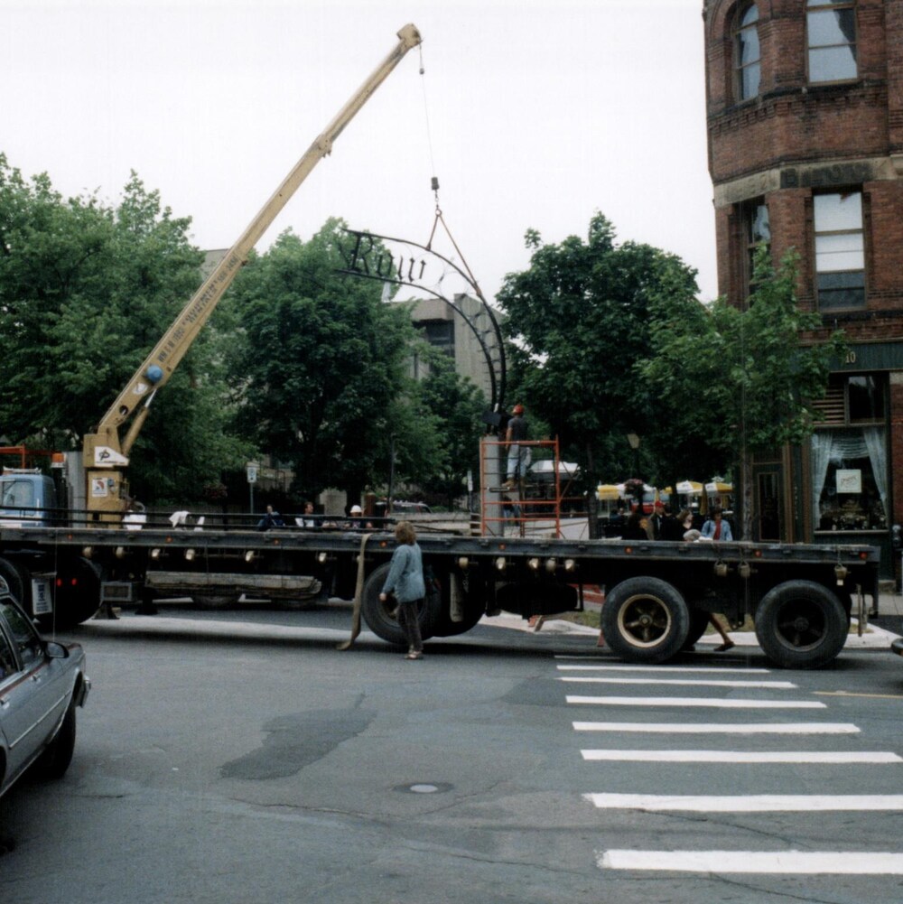 À Charlottetown, 20 ans après son ouverture, Victoria Row fait des ...