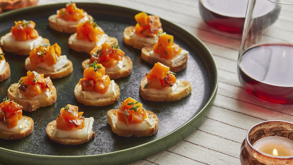 Canapés au homard et canapés au brie et à la courge | Savourer
