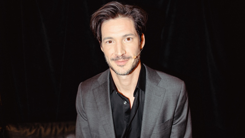 En direct de l’univers : Qui est l’invité du samedi 8 novembre? | ICI Télé | Radio-Canada