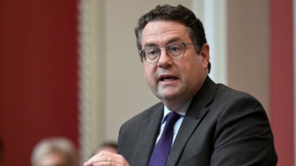 Quebec bill would ban Muslim students from wearing a full face veil ...
