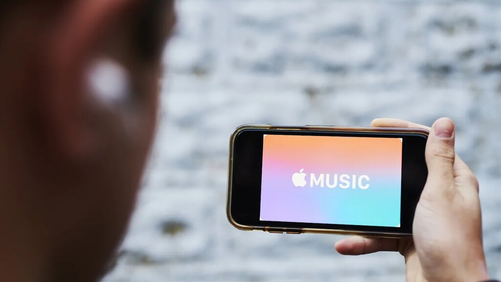 Apple itinaas ang Canadian prices para sa Music at TV services | Radio ...