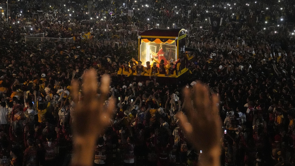 Traslacion 2024 nagwakas matapos ang halos 15 oras | Radio-Canada.ca