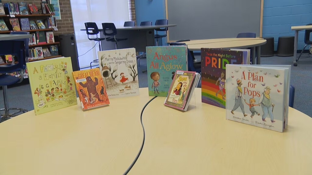 Mga panawagan para i-ban ang ilang libro sa Canada dumadami | Radio ...