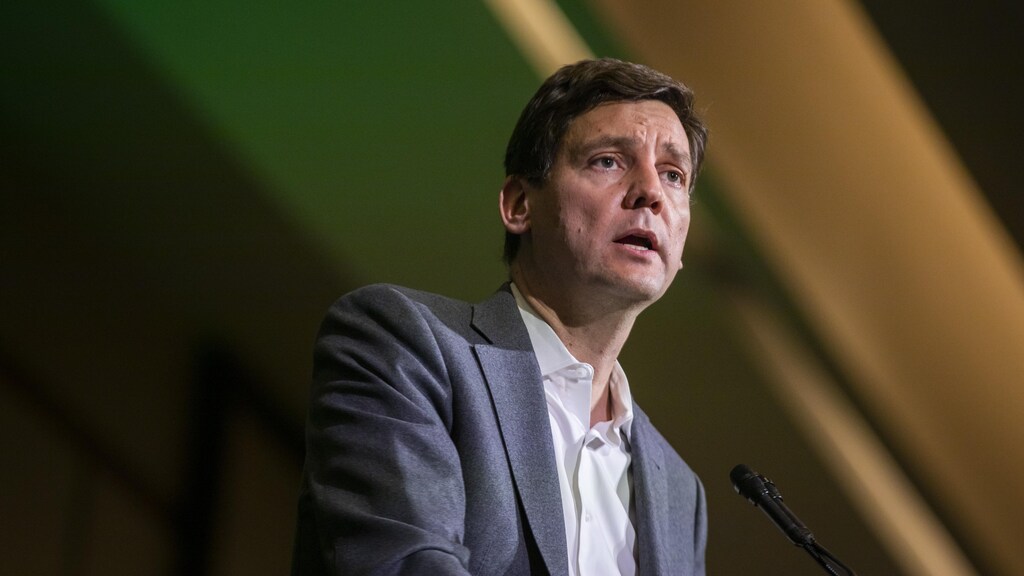 B.C. lieutenant-governor hiniling kay NDP Leader David Eby na bumuo ng ...
