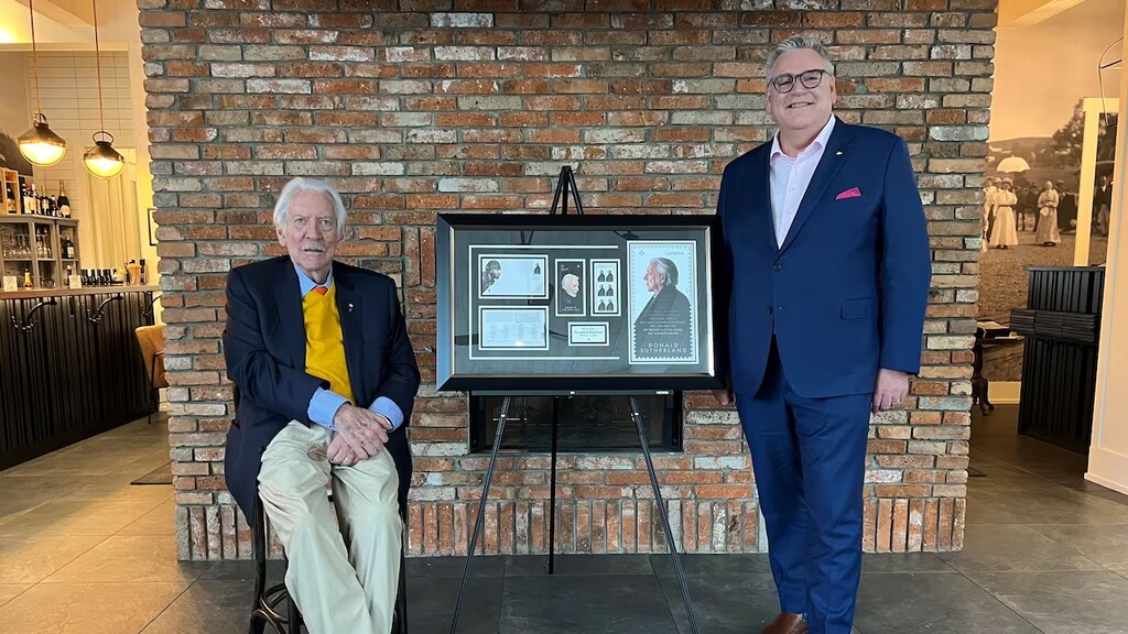 Canadian actor Donald Sutherland pinarangalan sa bagong Canada Post ...