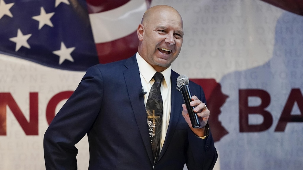 A controversy-courting U.S. politician causes stir on Canadian ...