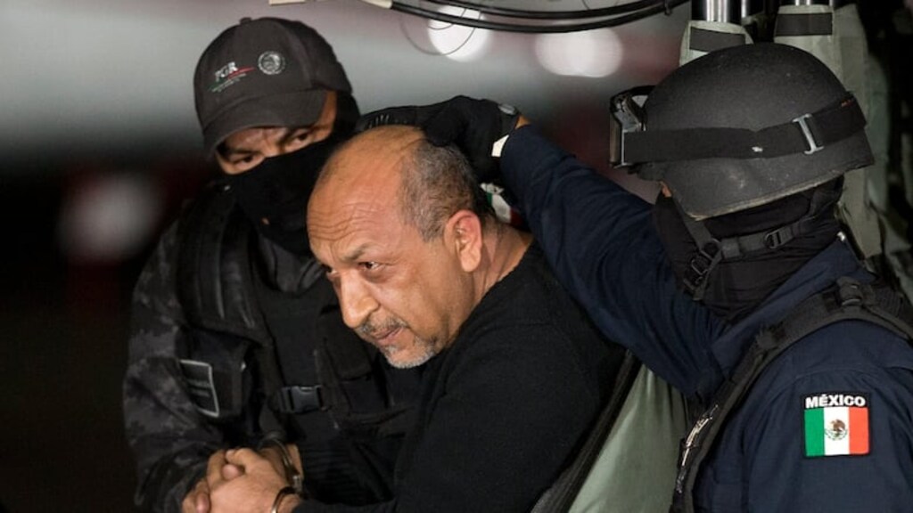 Mahigit 50 suspek sa drug cartel ang nailipat na sa U.S. mula Mexico ...