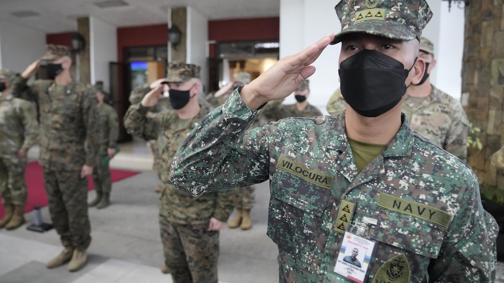 7 sundalo patay, 7 sugatan sa naaksidenteng trak sa Pilipinas | Radio-Canada.ca