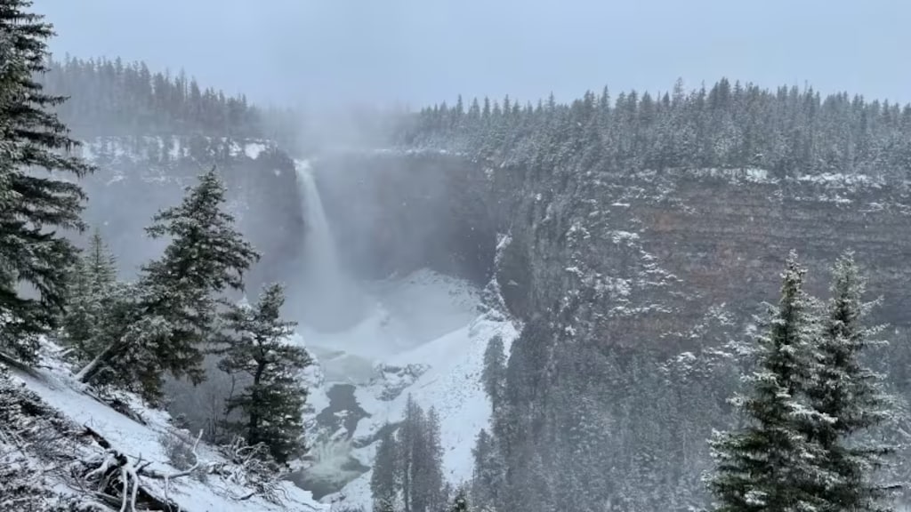World-famous B.C.’s Helmcken Falls viewpoint to close for 2 months ...