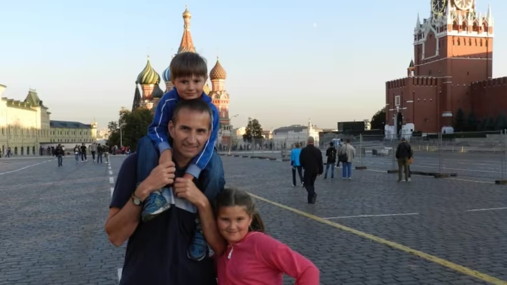 Canada’s sanctions frustrate Calgary dad with kids in Russia | Radio ...