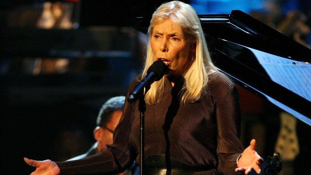 La cantante canadiense Joni Mitchell actuará por primera vez en los ...