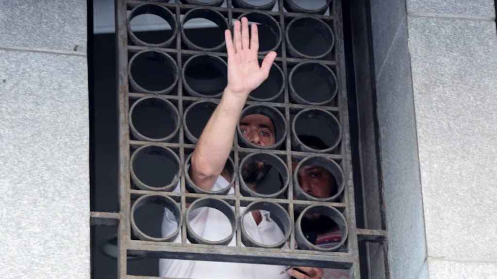 Lebanon hit with 5 bank holdups as desperate customers demand their own ...