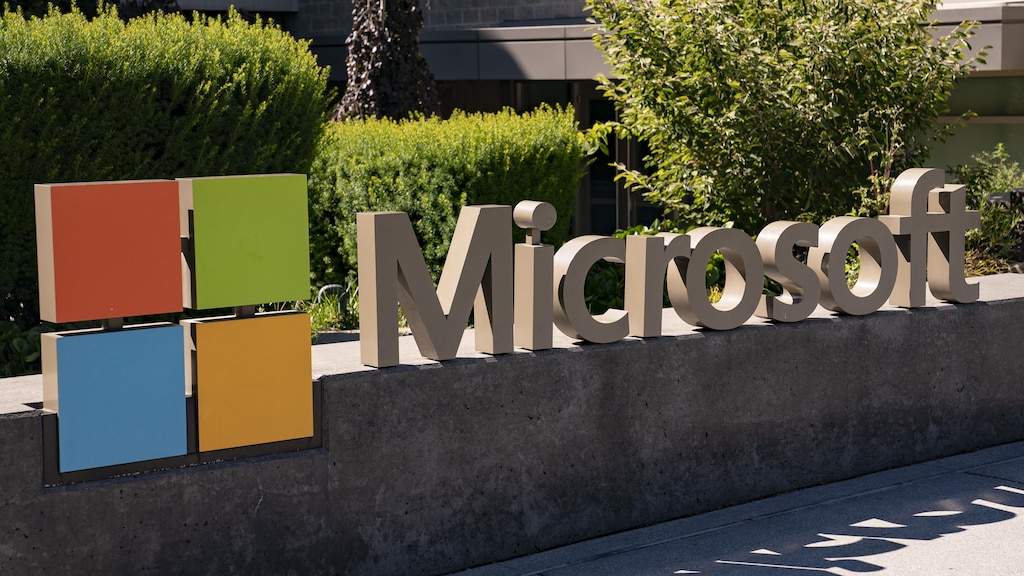 Microsoft nangako na mamumuhunan ng $19B sa AI ng Canada | Radio-Canada.ca
