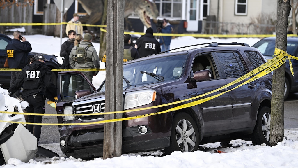 New video filmed by ICE agent shows moments before fatal Minneapolis ...