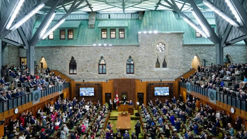 Federal politicians get pay bump, PM salary tops $400k | Radio-Canada.ca