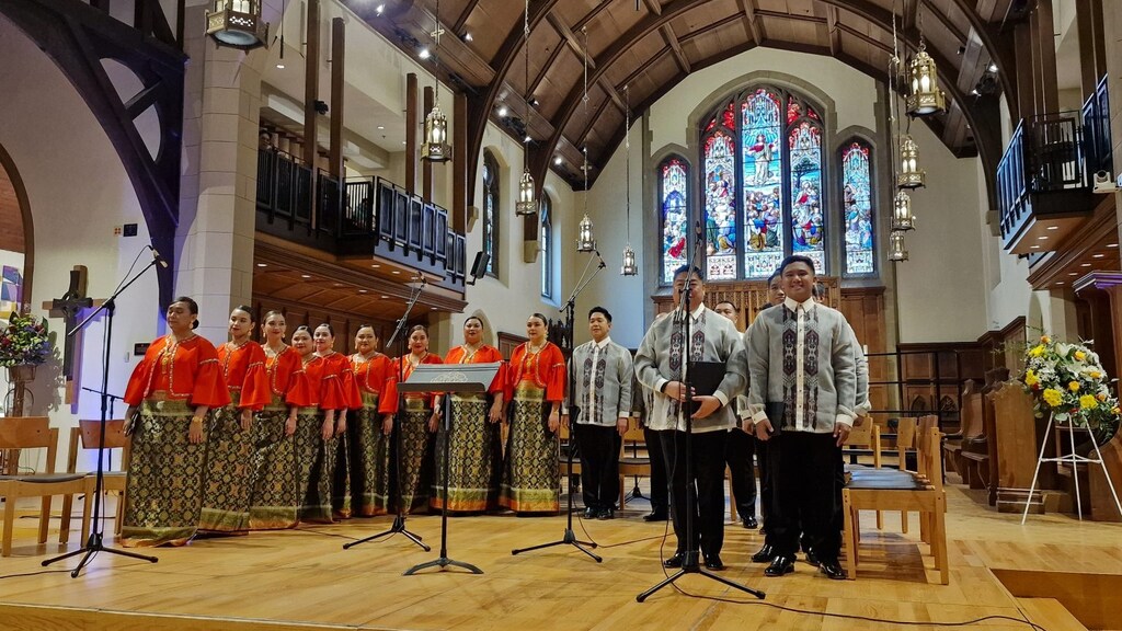 Philippine Madrigal Singers pinabilib ang mga manonood ng konsyerto sa ...