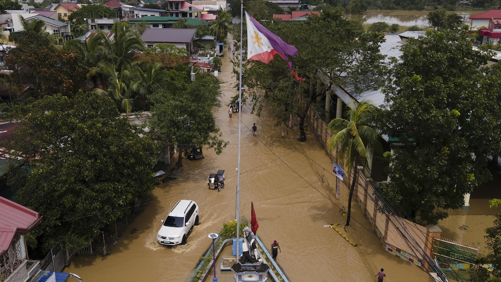 Bayani ng Bagyo: 5 Pilipino na rescuers nalunod sa binahang bayan ...