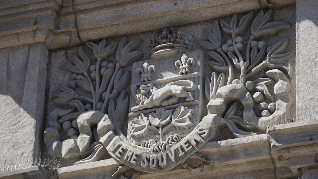 Le Québec fera disparaître la couronne de ses armoiries | Radio-Canada.ca