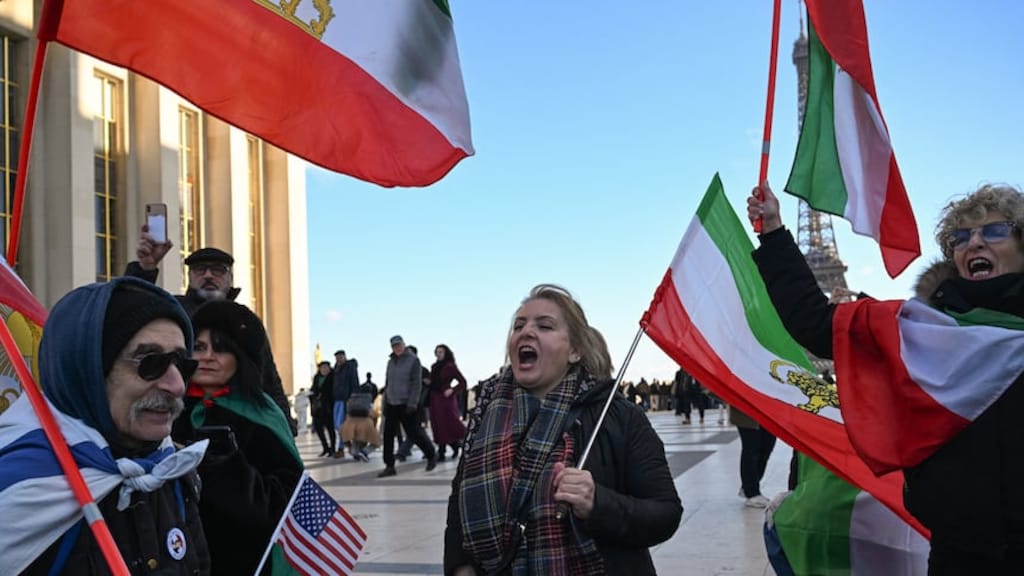At least 25 people killed in Iranian economic protests, rights groups ...