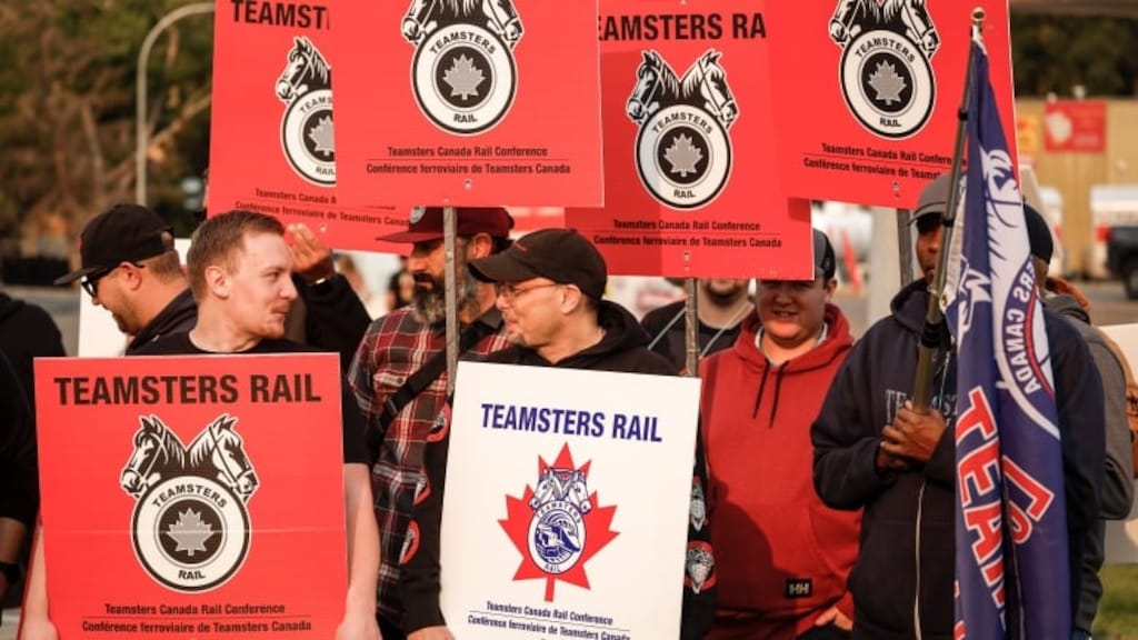 Teamsters union serves CN Rail with 72-hour strike notice as CPKC ...