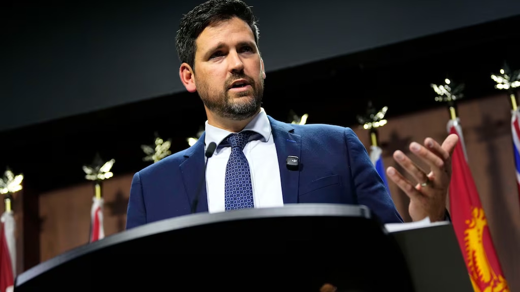 Justice minister ipinakilala ang bagong batas laban sa hate crime ...