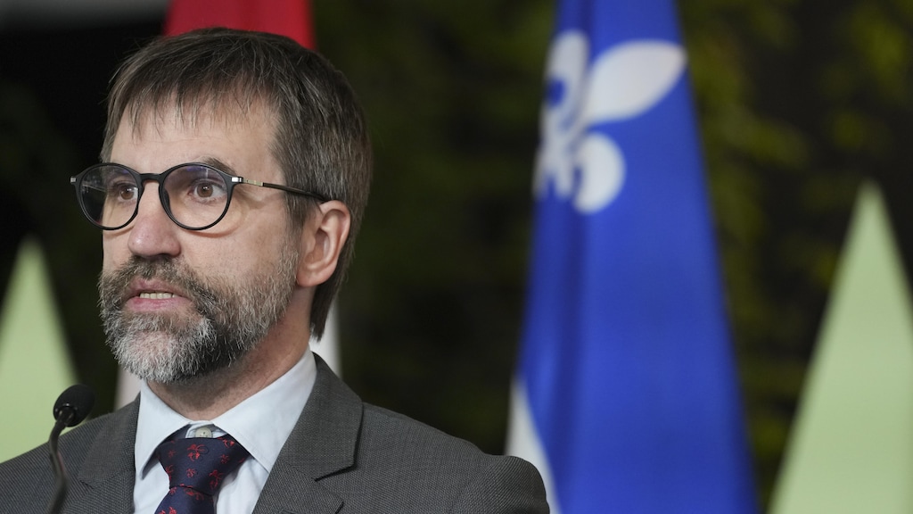 Feds’ backtracking on climate action is ’fuelling’ Quebec separatism ...