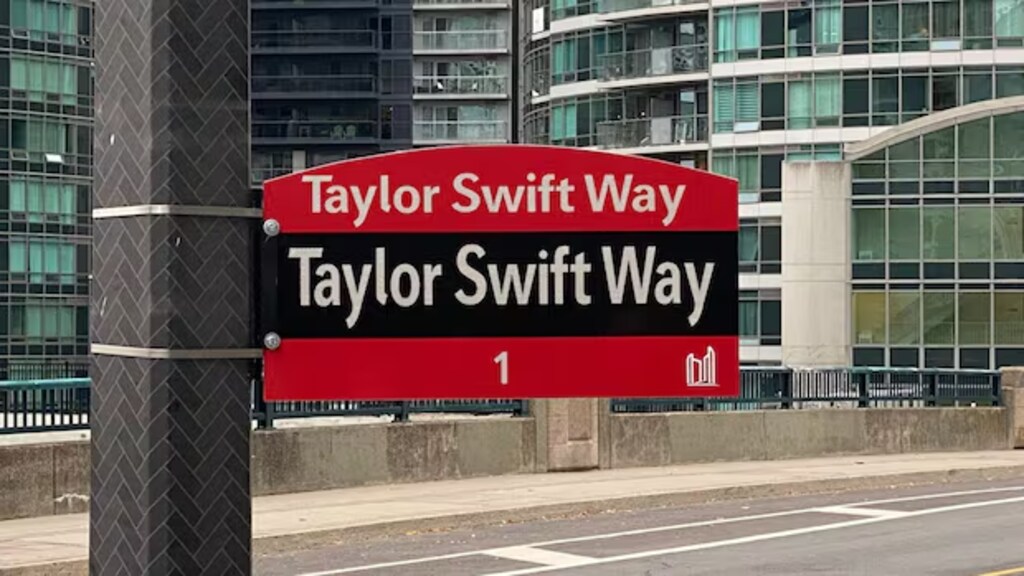 Taylor Swift Way signs makikita sa downtown Toronto, isusubasta para sa ...