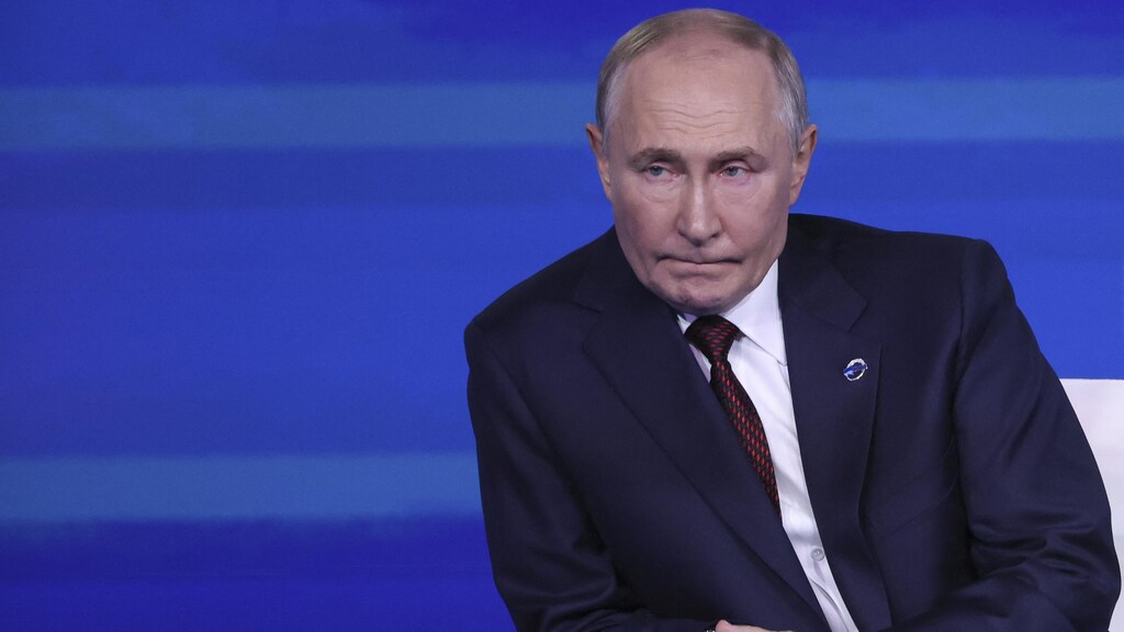 Russia’s Putin signs updated doctrine that lowers threshold for using nuclear weapons | Radio ...