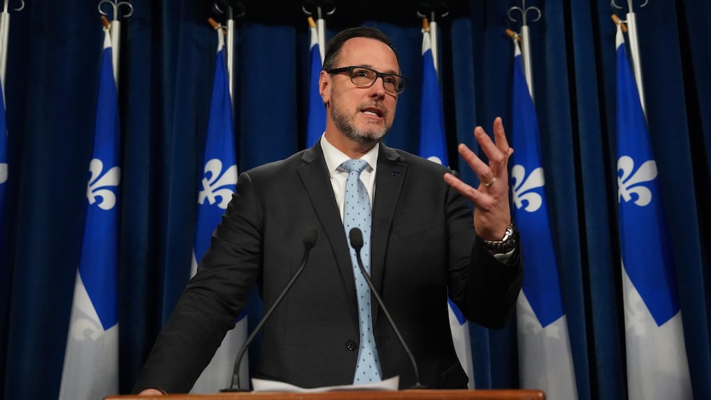 Quebec passes bill requiring immigrants to adopt shared values | Radio ...