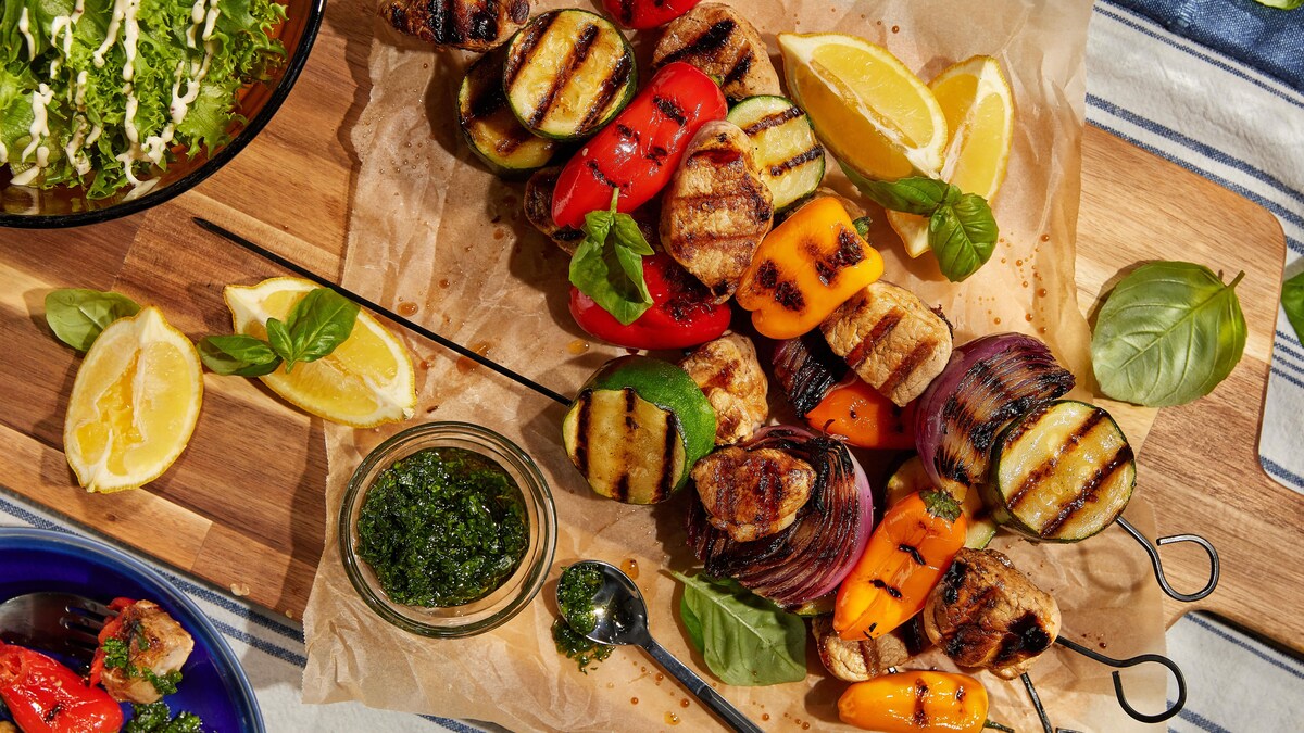 16 recettes de brochettes originales pour le barbecue | Mordu