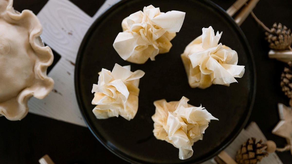 Baluchons feuilletés au cheddar, aux oignons et au bacon | Mordu