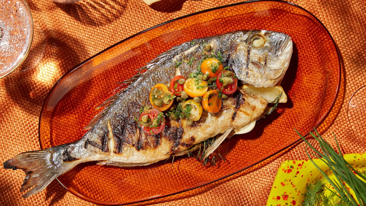 Dorade entière grillée et sauce vierge | Mordu