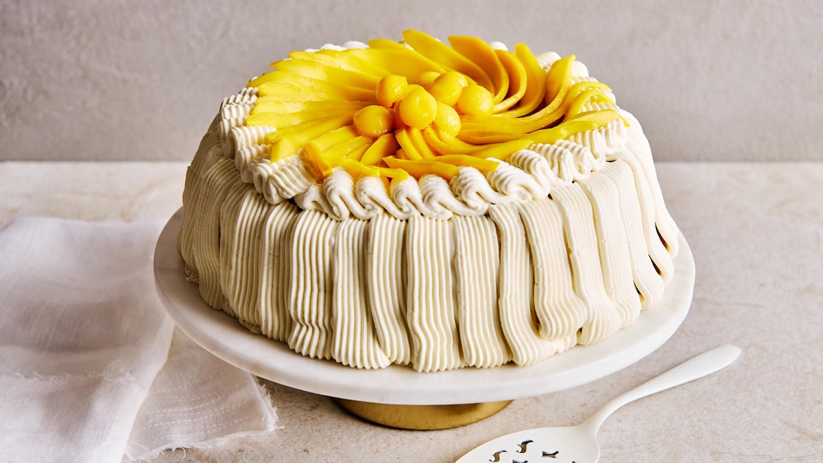 Gâteau de fête à la confiture de mangues et chantilly à la fleur de ...