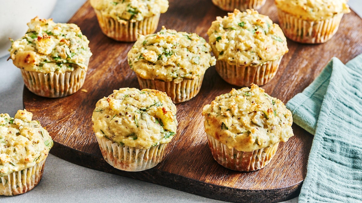 Muffins salés à la feta et aux épinards | Mordu
