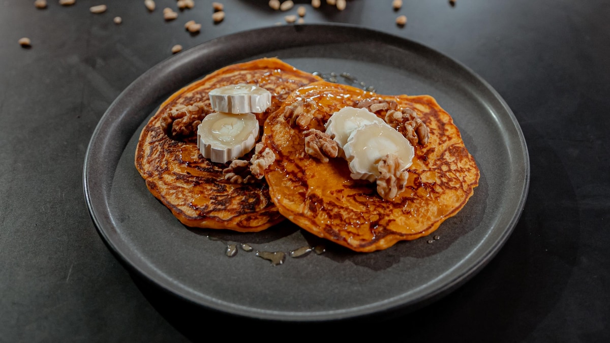 Pancakes à la patate douce et au fromage de chèvre | Mordu