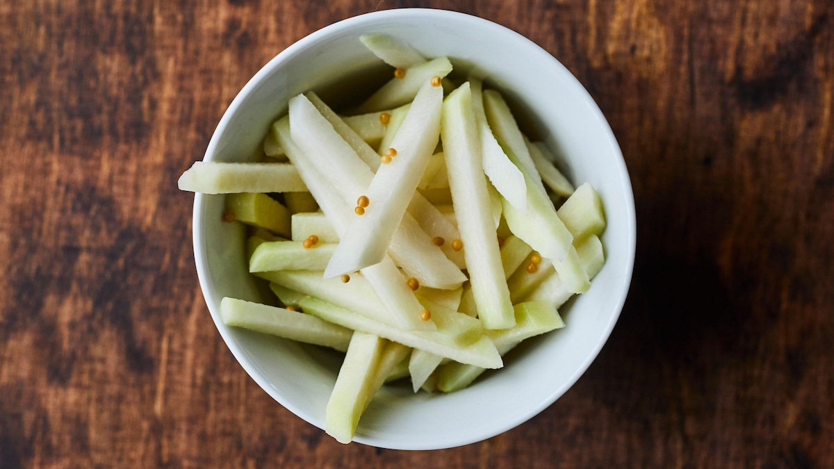 Pickles rapides de chou-rave | Savourer x Mordu