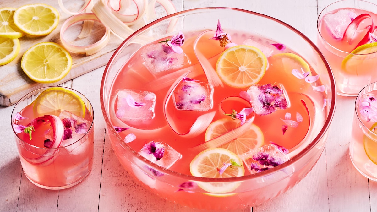 Punch à la rhubarbe et à la fleur de sureau | La cuisine d'Isabelle et ...