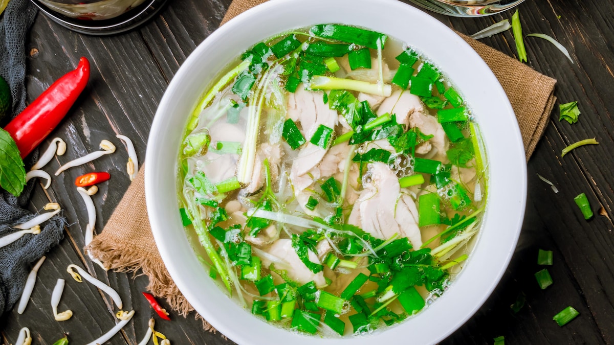 Soupe aux vermicelles et bouillon de poulet | Mordu