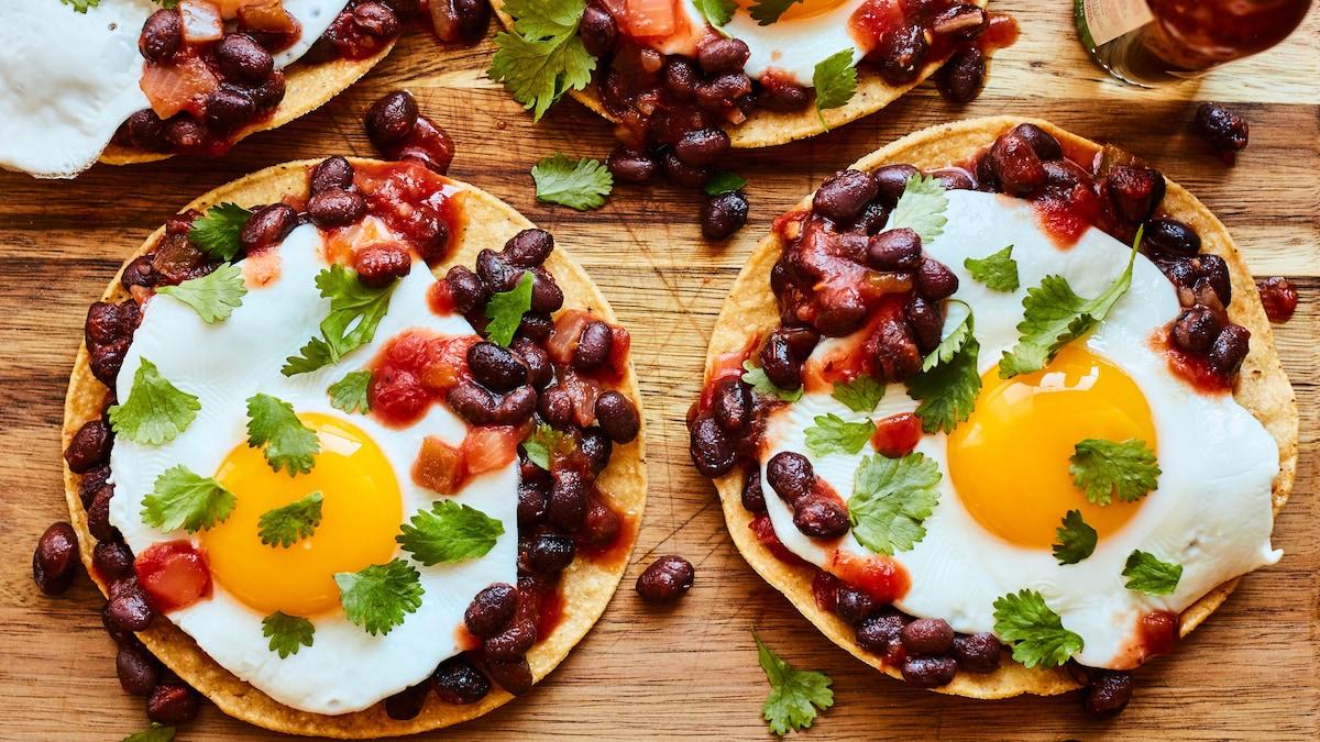 Tostadas façon huevos rancheros | Savourer x Mordu