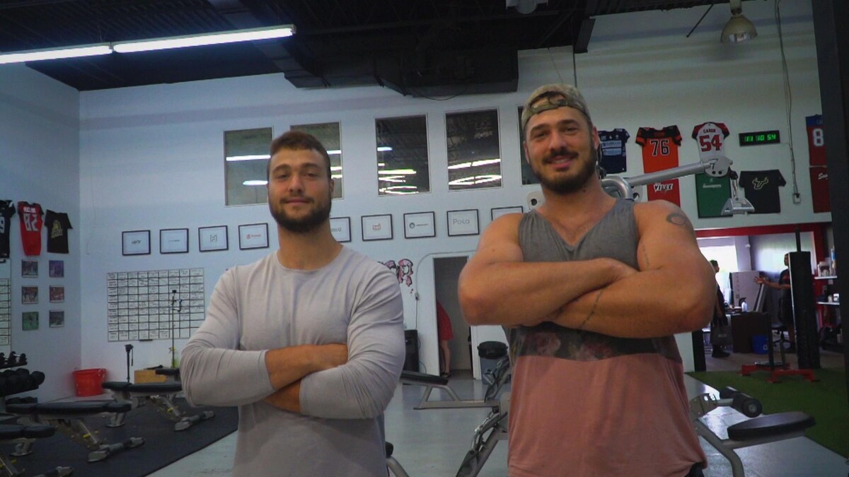 Les frères Auclair réunis par la pandémie | Le téléjournal Québec