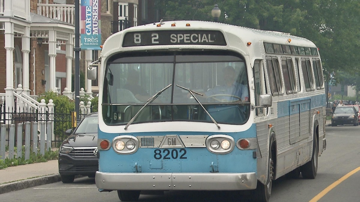 Un autobus sorti tout droit d'une autre époque | Le téléjournal Mauricie