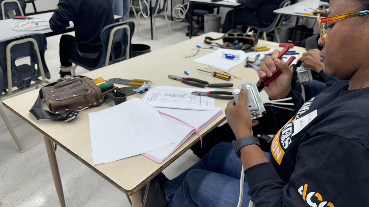 Les métiers de la construction à l’essai au CFP de Jonquière | Le ...