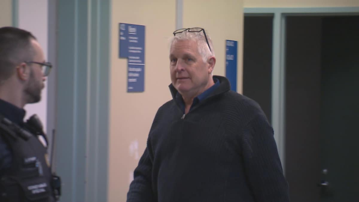 « Il ne m’a jamais forcée à rien », dit la présumée victime de ...